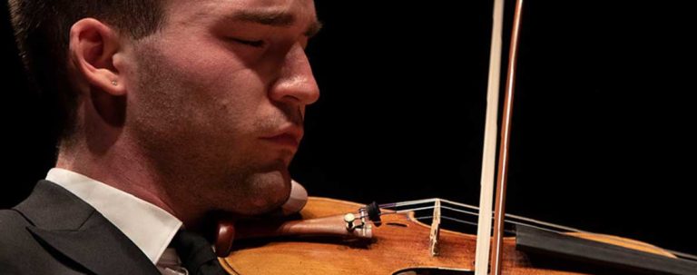 About Alexi Kenney, Violin | The Santa Fe Symphony